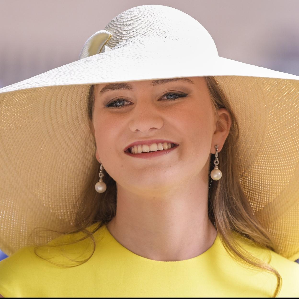 Los últimos looks de Elisabeth de Bélgica que le han hecho ser la royal mejor vestida | Mujerhoy