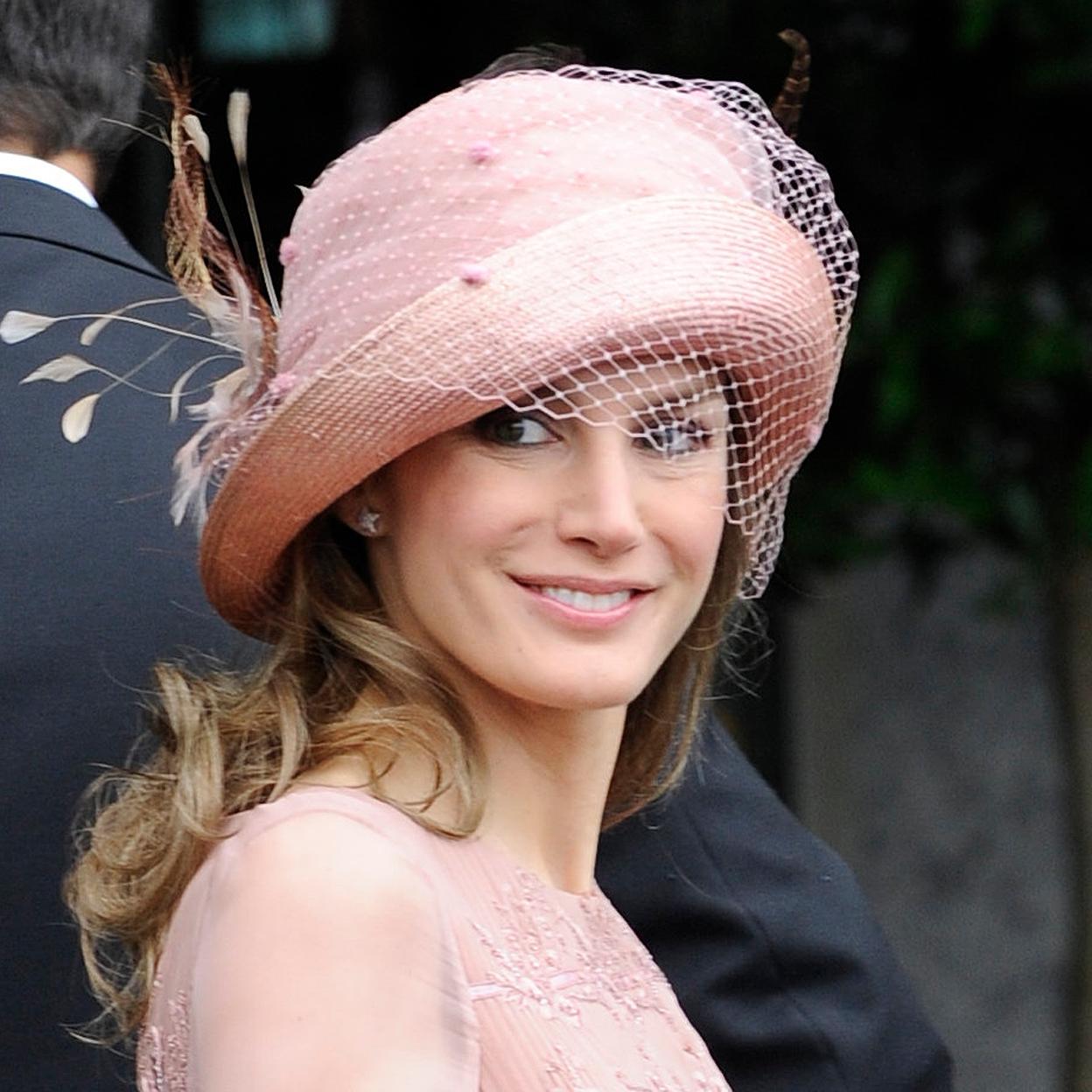 La evolución en el estilo de Letizia desde la boda de Guillermo y Kate hace 14 años | Mujerhoy